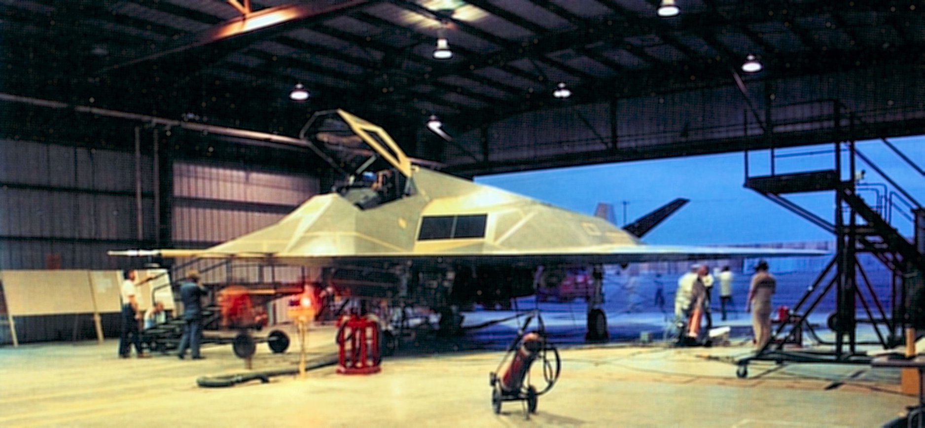 ΣΑΝ ΣΗΜΕΡΑ - 17 Ιουνίου 1981: Πρώτη πτήση του Lockheed F-117 Nighthawk ...