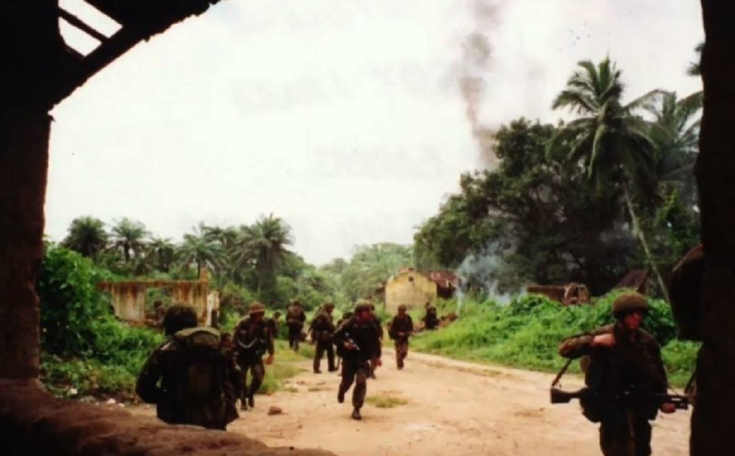 ΣΑΝ ΣΗΜΕΡΑ - 10 Σεπτεμβρίου 2000: Επιχείρηση Barras, η SAS χτυπά σκληρά ...