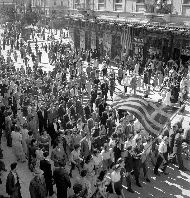 ΣΑΝ ΣΗΜΕΡΑ - 12 Οκτωβρίου 1944: Απελευθέρωση της Αθήνας, μια στιγμή ...