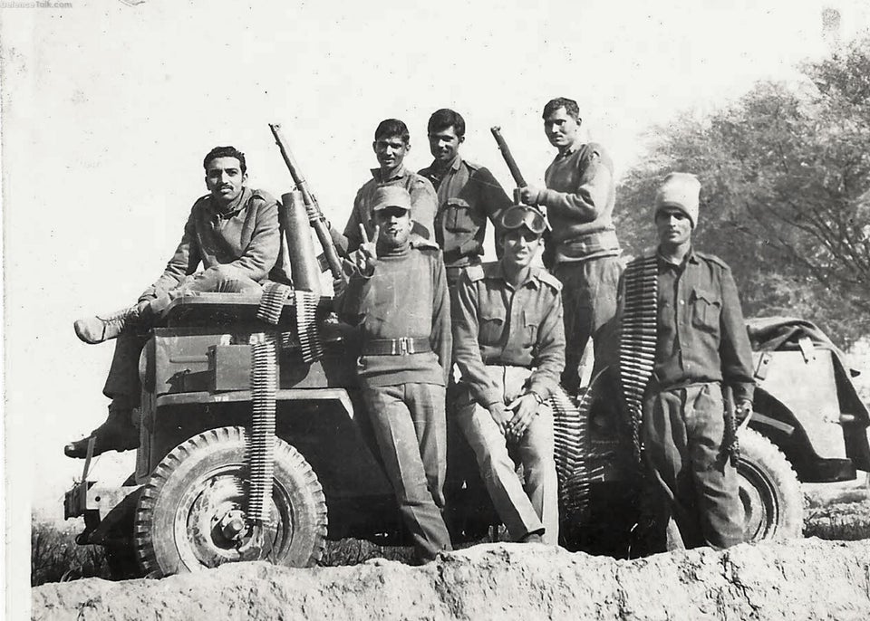 ΣΑΝ ΣΗΜΕΡΑ - 3 Νοεμβρίου 1988: Operation 'Cactus', Ινδοί αλεξιπτωτιστές ...