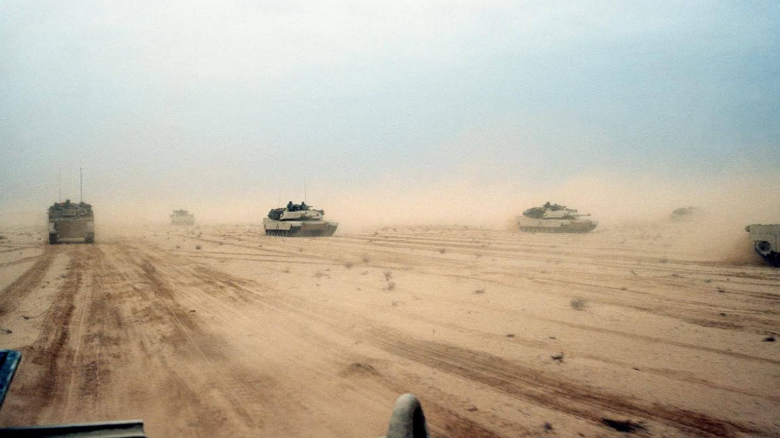 ΣΑΝ ΣΗΜΕΡΑ - 24 Φεβρουαρίου 1991: Επιχείρηση "Desert Sabre", ξεκινά η ...