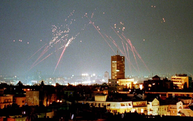 ΣΑΝ ΣΗΜΕΡΑ - 24 Μαρτίου 1999: Ξεκινούν οι βομβαρδισμοί του ΝΑΤΟ στη ...