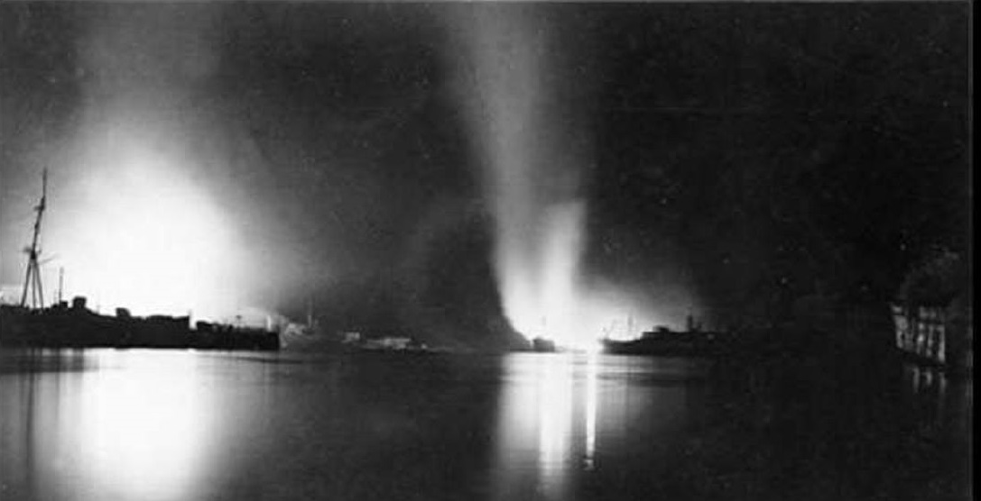 ΣΑΝ ΣΗΜΕΡΑ – 7 Απριλίου 1941: O μεγάλος βομβαρδισμός του Πειραιά από ...