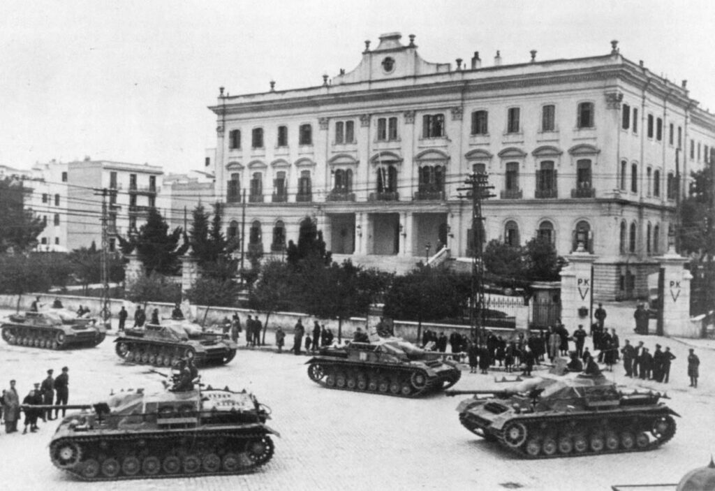 ΣΑΝ ΣΗΜΕΡΑ – 10 Απριλίου 1941: Η Μάχη των Οχυρών τελειώνει, οι Γερμανοί ...